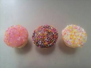 Coles Mini Iced Cup Cakes - Photo
